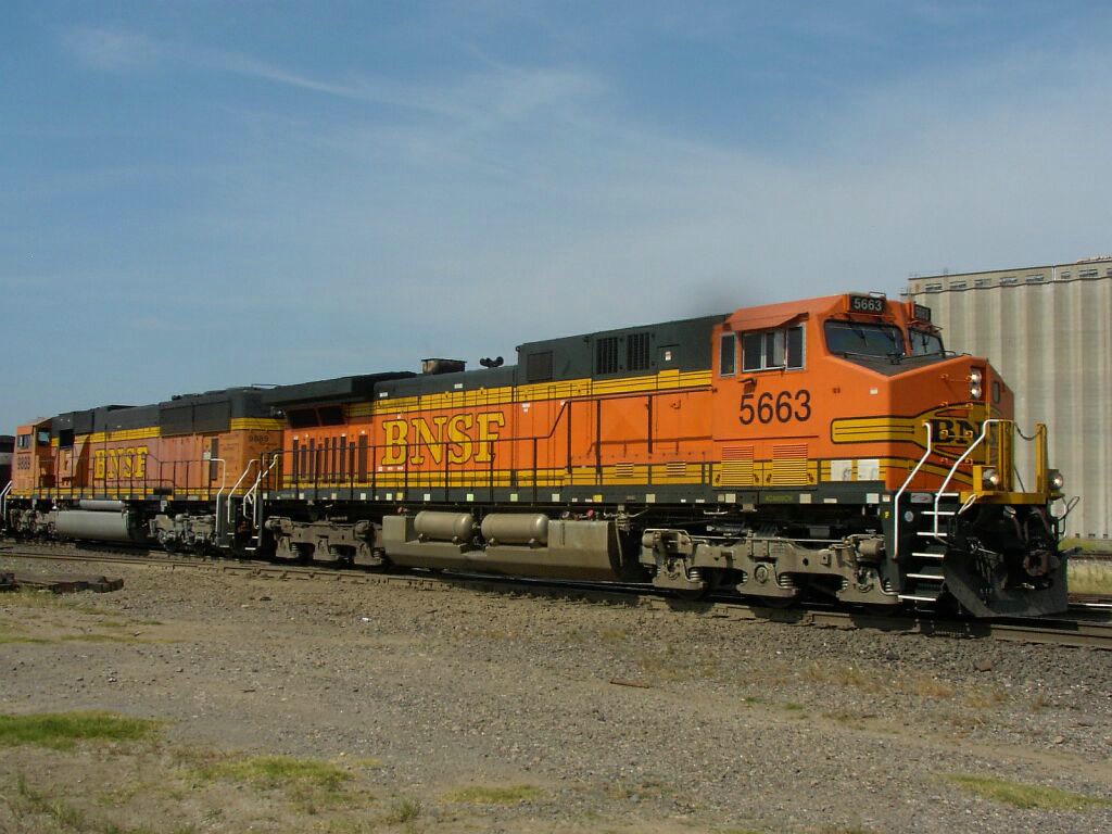 BNSF 5663